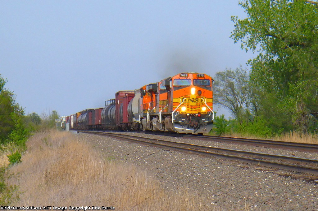 BNSF 7675 west